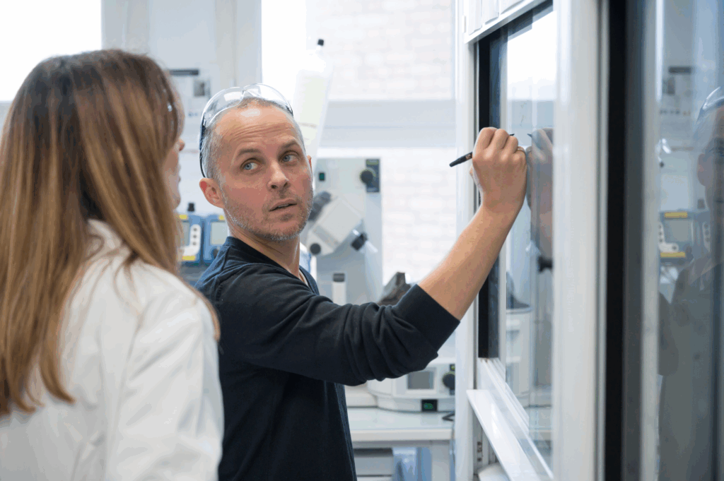 Cancer : Des scientifiques français découvrent une molécule ...